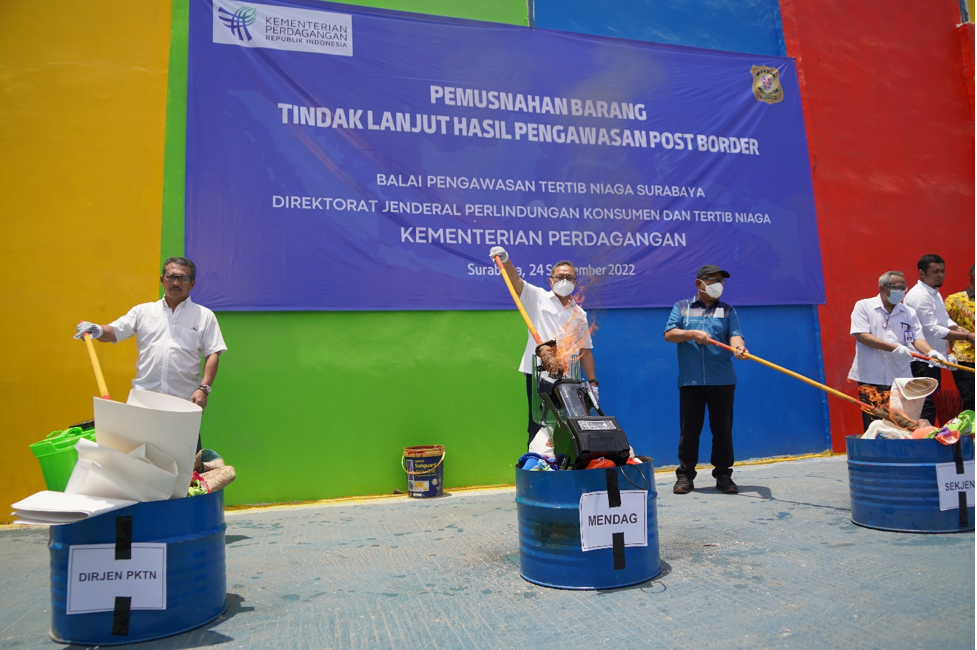 Kemendag Musnahkan Berbagai Produk Impor Ilegal Hasil Pengawasan Post Border Senilai Total Rp11 ...